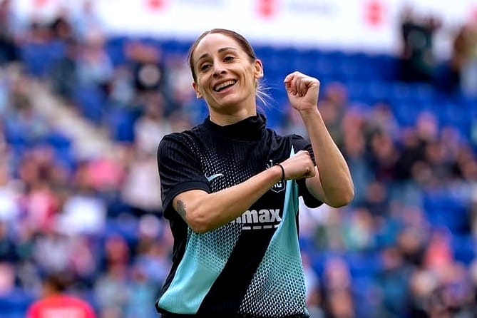 Esther González brace propels Gotham to first win of season